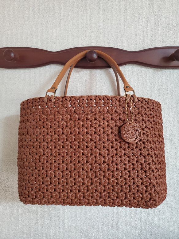 オールシーズン使える花結びバッグ(くるみ色) かごバッグ キャンディ(エコクラフト♥️) 通販 19210971｜Creema(クリーマ)