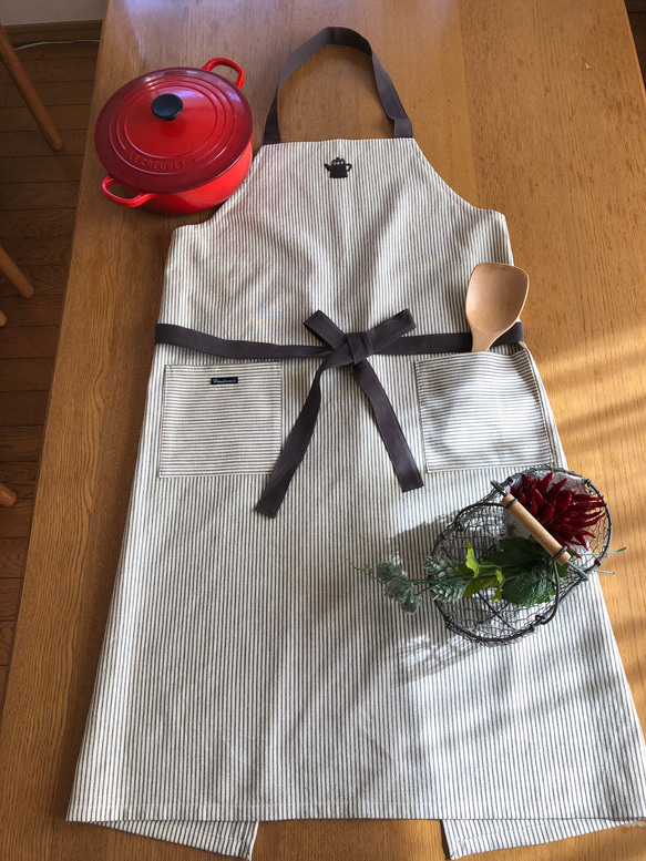 コットンリネンエプロン（茶色いポットの刺繡入り） エプロン コットンボール 通販 19249569｜Creema(クリーマ)