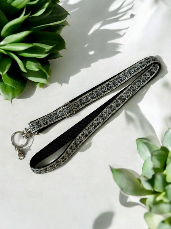 Black×Blue leaf 刺繍リボンのスマホショルダー ネックストラップ Anela.Ciel(アネラシエル) 通販 19256714 ...