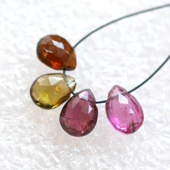 【特価】宝石質 ミックス トルマリン（4粒） 天然石 サルサパリラ 通販 19257595｜Creema(クリーマ)