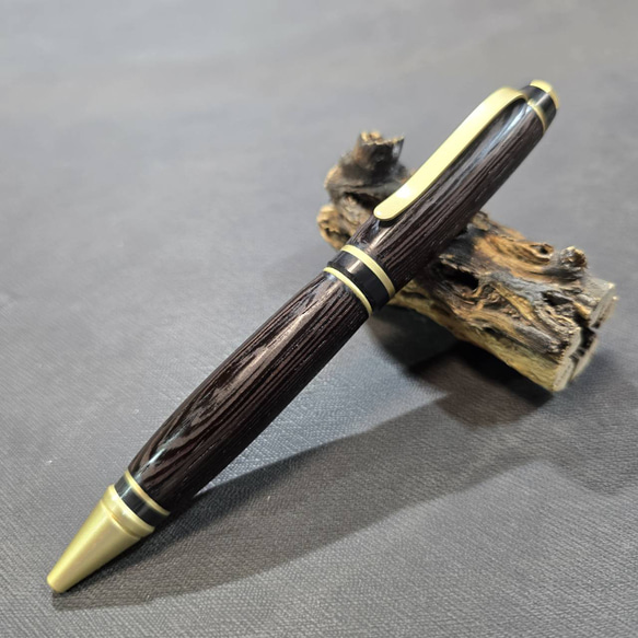 鉄刀木 ウッドボールペン【送料・ギフトボックス無料・当日発送】 ペン・筆記用具 73Labo 通販 19260743｜Creema(クリーマ)