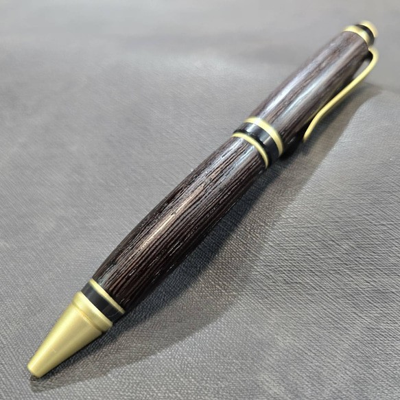 鉄刀木 ウッドボールペン【送料・ギフトボックス無料・当日発送】 ペン・筆記用具 73Labo 通販 19260743｜Creema(クリーマ)