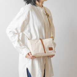 巾着帆布サコッシュ／フロントポケットがカーブver【生成り】 ショルダーバッグ satoka 通販 19290771｜Creema(クリーマ)
