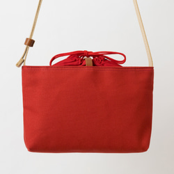 巾着帆布サコッシュ／フロントポケットがカーブver【レッド】 ショルダーバッグ satoka 通販 19290786｜Creema(クリーマ)
