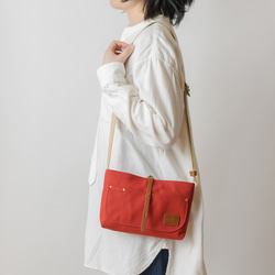 巾着帆布サコッシュ／フロントポケットがカーブver【レッド】 ショルダーバッグ satoka 通販 19290786｜Creema(クリーマ)