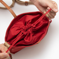 巾着帆布サコッシュ／フロントポケットがカーブver【レッド】 ショルダーバッグ satoka 通販 19290786｜Creema(クリーマ)