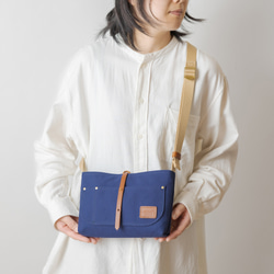 巾着帆布サコッシュ／フロントポケットがカーブver【ネイビー】 ショルダーバッグ satoka 通販 19290811｜Creema(クリーマ)