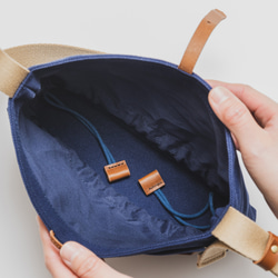 巾着帆布サコッシュ／フロントポケットがカーブver【ネイビー】 ショルダーバッグ satoka 通販 19290811｜Creema(クリーマ)