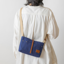 巾着帆布サコッシュ／フロントポケットがカーブver【ネイビー】 ショルダーバッグ satoka 通販 19290811｜Creema(クリーマ)