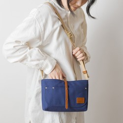 巾着帆布サコッシュ／フロントポケットがカーブver【ネイビー】 ショルダーバッグ satoka 通販 19290811｜Creema(クリーマ)