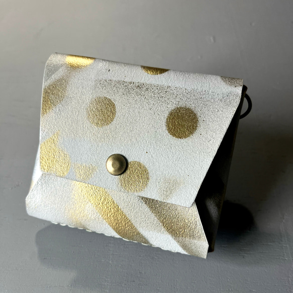 レター型のコンパクトウォレット｜ランダムステンシルペイント_04 その他ミニ財布・コンパクト財布 ATELIER KANAME 通販 ...