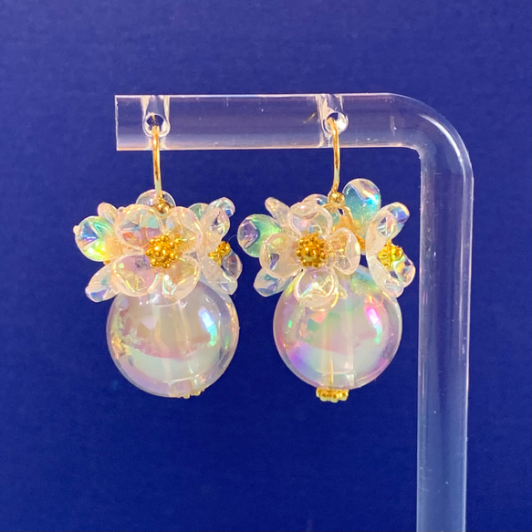 オーロラアクリルビーズピアス フラワーパーツ ボールパーツ アクリル オーロラカラー 可愛い パーティー ピアス（フック・チェーン） ROSE ...
