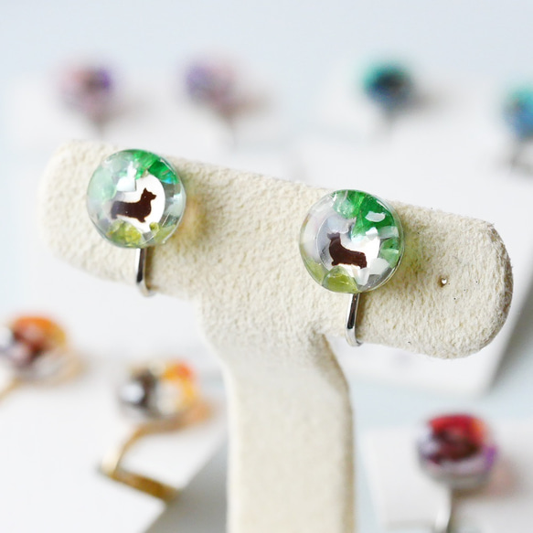 【丸】コーギー 天然石 レジンイヤリング イヤリング・ノンホールピアス Psyche 通販 19316962｜Creema(クリーマ)