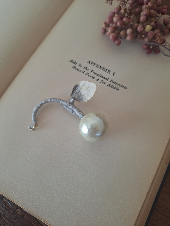 月実のブローチ Tsukimi Brooch ブローチ Bana87 通販 19317719｜Creema(クリーマ)