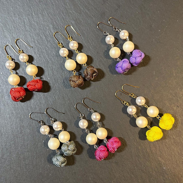 カラフル パールピアス 手編み 推しカラー 推し活グッズ パラコードピアス ピアス（フック・チェーン） vivi_se_winkle 通販 ...