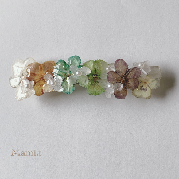 《Mami.t》 小さめビオラのバレッタ バレッタ Mami.t 通販 19329997｜Creema(クリーマ)