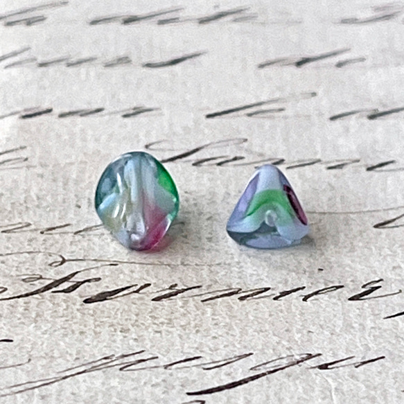 Glass Beads Triangle 約10mm×7mm [BE-455-1]＊6個＊Vintage＊ ビーズ Lyrique 通販 ...