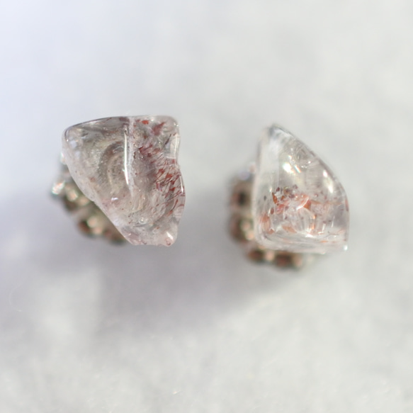 （1点もの）エレスチャルクオーツのスタッドピアス（ナチュラルタンブル・チタンポスト） ピアス（スタッド・一粒） febfac 通販 ...