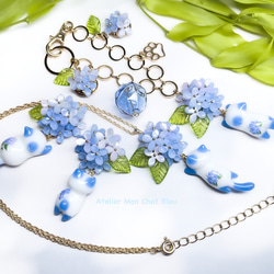 〈2025限定色〉紫陽花追っかけねこのピアス 淡ブルー ピアス（スタッド・一粒） AtelierMonChatBleu 通販 19354136 ...