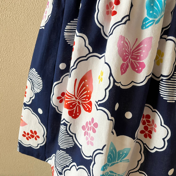 子供 浴衣地ひかえめフレアーワンピース 注染ちょうちょ（紺地） 80～130〈受注製作〉 子供服 machibari 通販 19354153 ...