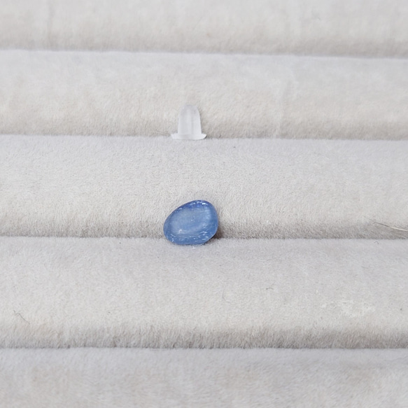 単品 カイヤナイト ピアス サージカル仕様 キャッチはシリコン [32] KN_32 ピアス（スタッド・一粒） まかろに 通販 ...