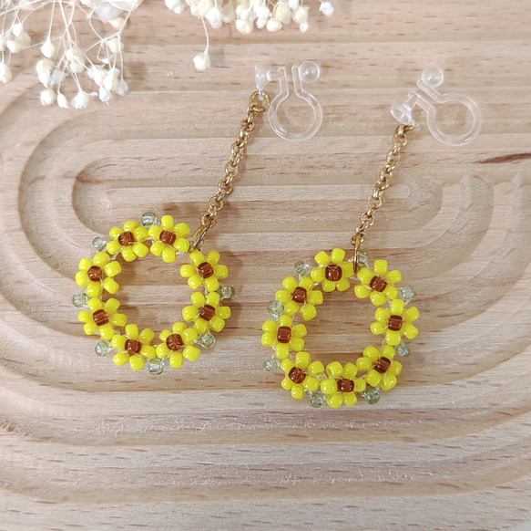 ビーズのひまわりリースピアス(YM05) イヤリング・ノンホールピアス Freight Gallery 通販 19369473｜Creema ...