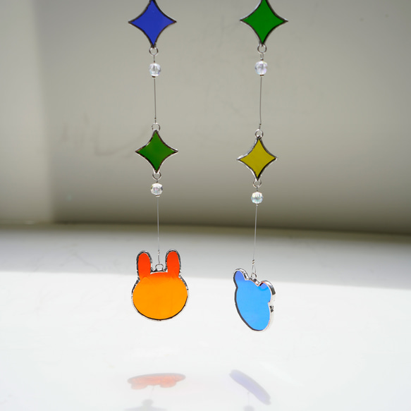 【ステンドグラス】うさくまサンキャッチャー☺︎2本set サンキャッチャー ゴンステ 通販 19369733｜Creema(クリーマ)