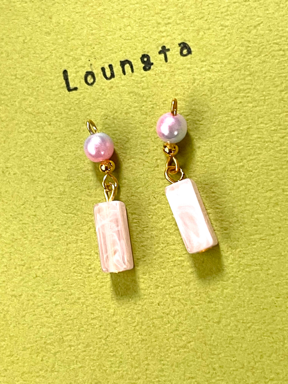 樹脂ピアス 樹脂ポスト イヤリングノンホール 夏ピアス ピンクとのパールピアス プチプラピアス 小ぶりピアス ピアス（フック・チェーン） るん ...