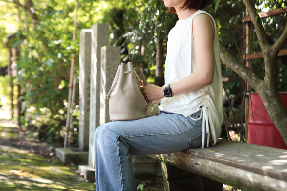 【新作】コンパクトなのに長財布が入る 巾着ショルダーバッグ レディース メンズ 本革 グレージュ 日本製 ma-04ss 巾着バッグ artigiano 通販 19383005｜Creema ...