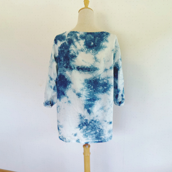 藍染め ふわりと軽い薄手コットンブラウス 七分袖 ブラウス 手染め～十色のおくりもの～ toiro 通販 19408063｜Creema(クリーマ)