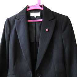 【受注制作】幸運のシンボルてんとう虫（Ladybug）のピンバッチ。【Creema限定】ポリマークレイ ピンバッチ Myu 通販 ...