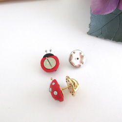 【受注制作】幸運のシンボルてんとう虫（Ladybug）のピンバッチ。【Creema限定】ポリマークレイ ピンバッチ Myu 通販 ...