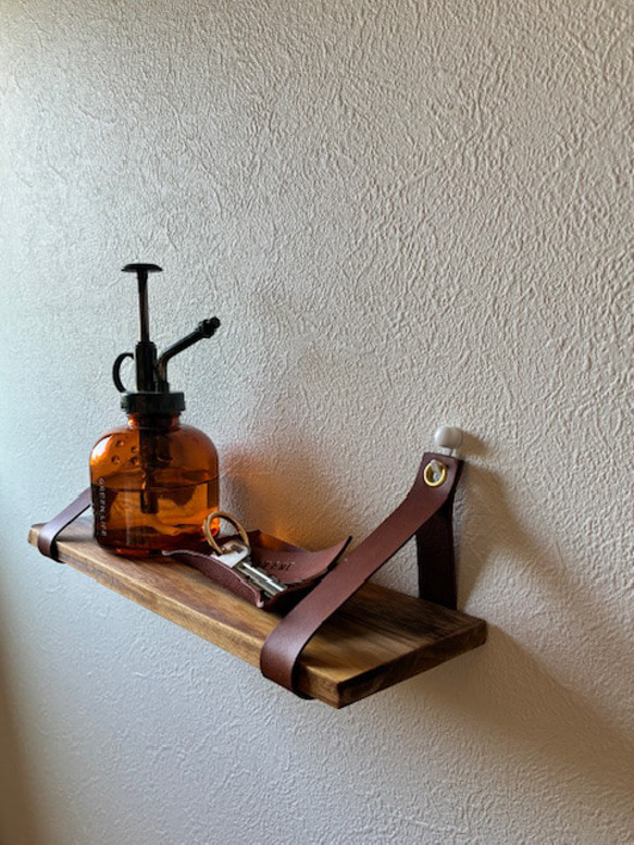 『賃貸設置可』国産革と無垢材のウォールシェルフ 取り付け簡単 飾り棚 キャメル 木材選べる 収納 壁掛けラック お洒落棚 壁掛けラック ...