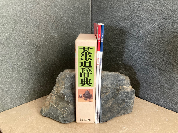 ブックエンド 黒系自然石 本立て 自然石ブックエンド その他インテリア雑貨 craftshop up1 通販 19409556｜Creema ...