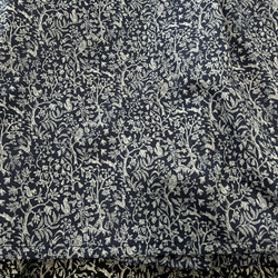 深い森と動物たちの半袖ワンピース＊ポケット付＊国産綿100％＊うさぎキツネ小鳥＊フリーサイズ＊ダークネイビー ワンピース loosey ...