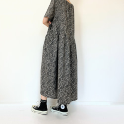 深い森と動物たちの半袖ワンピース＊ポケット付＊綿100％＊リスうさぎ小鳥＊フリーサイズ＊ブラック ワンピース loosey goosey 通販 ...