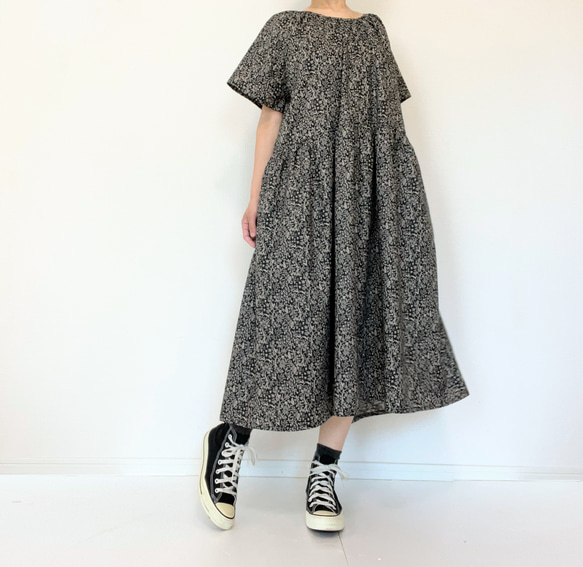 深い森と動物たちの半袖ワンピース＊ポケット付＊綿100％＊リスうさぎ小鳥＊フリーサイズ＊ブラック ワンピース loosey goosey 通販 ...