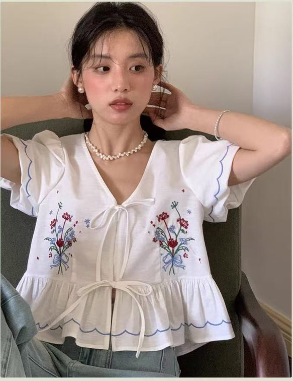 レトロ 刺繡 Vネック 半袖ブラウス シャツブラウス コットンリネン シャツ hellodream 通販 19420344｜Creema(クリーマ)