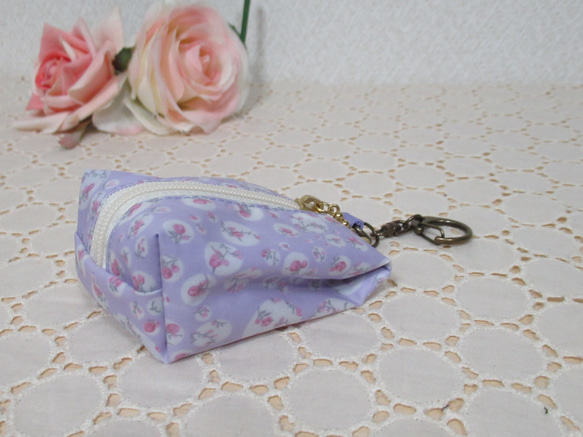 ジョアンナ＆すみれで吊るせるぷっくりミニポーチ キーケース sanae 通販 19432559｜Creema(クリーマ)