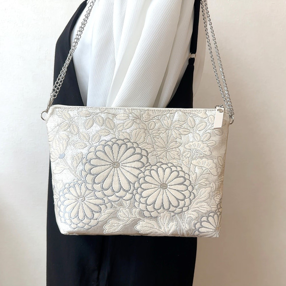 絹の帯から小ぶりバッグ 菊花文柄 帯リメイク340 ショルダーバッグ Ho-Seki 通販 19434393｜Creema(クリーマ)