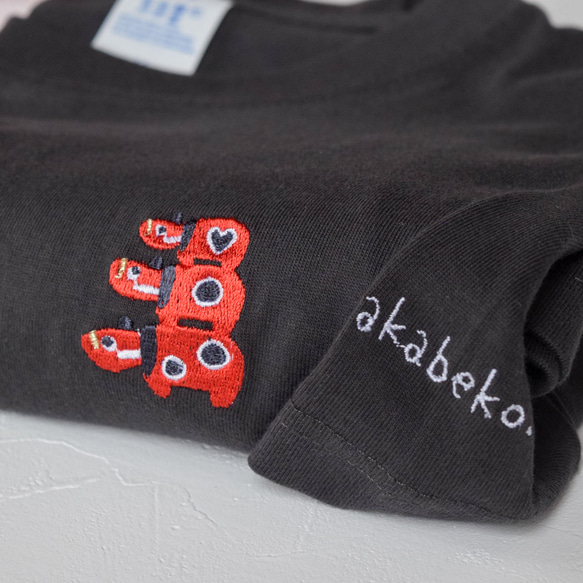 【2025新作】3段赤べこワンポイント刺繍Tシャツ【選べる4色】親子 キッズ メンズ レディース メンズ 夏 白 Tシャツ ししゅう kabu ...