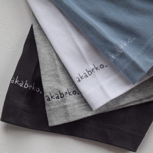 【2025新作】3段赤べこワンポイント刺繍Tシャツ【選べる4色】親子 キッズ メンズ レディース メンズ 夏 白 Tシャツ ししゅう kabu ...