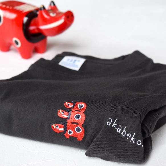 【2025新作】3段赤べこワンポイント刺繍Tシャツ【選べる4色】親子 キッズ メンズ レディース メンズ 夏 白 Tシャツ ししゅう kabu ...