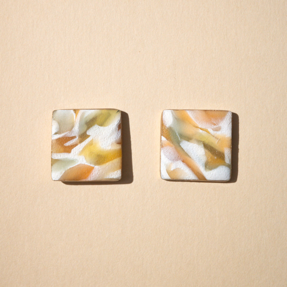 明るいニュアンスカラーのスクエアスタッドピアス /イヤリング/ポリマークレイ/マット イヤリング・ノンホールピアス hogu 通販 ...