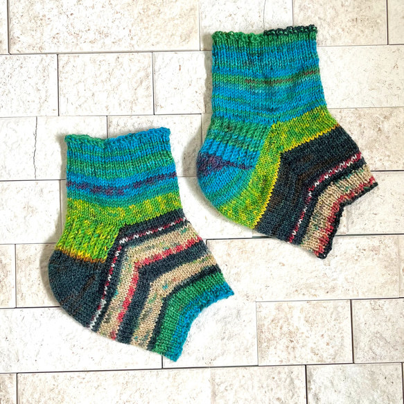 Kakatoくつした(25.0〜28.0cm)[ターコイズブルー]靴下 ルームソックス かかと サンダル 靴下 enchan 通販 19488803｜Creema(クリーマ)