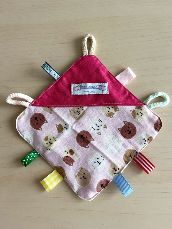 baby's toy かしゃかしゃタグハンカチ ねこピンク☆ おもちゃ・人形 mof＊mof 通販 19492534｜Creema(クリーマ)