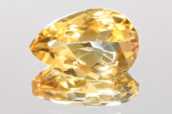 『運UP!?』 ゴールデンの輝き☆彡 天然 シトリン【太陽の雫】VVS 非加熱 2.89ct ルース 11.8x8mm 天然石 Ankicrystal 通販 19500574｜Creema(クリーマ)