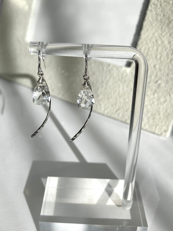 【Crystal × Silver925 ウェーブピアス】 クリア 透明 シルバー イヤリング 冬 雪 イベント デート ピアス（フック ...