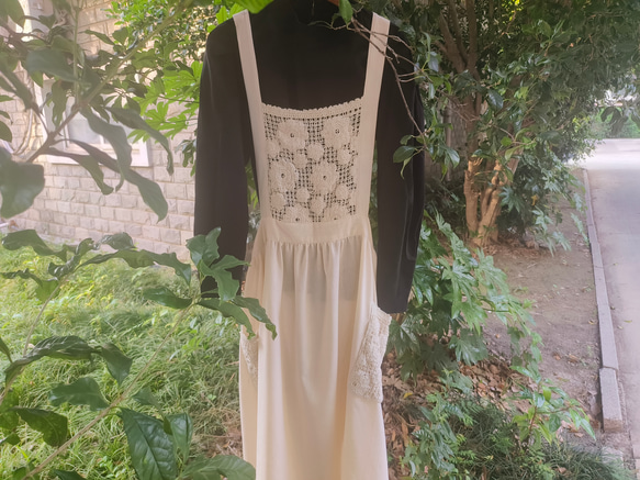 ベージュ 綿麻 花レース フレンチスタイル コットン ワンピース レディースエプロン エプロン Luluchen 通販 19595671｜Creema(クリーマ)