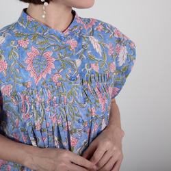 蒸し暑い時期にサラサラしたインド綿 ブロックプリントピンタックギャザーワンピース ブルー 0738BL ワンピース SWiMMY Clothing 通販 19623875｜Creema(クリーマ)